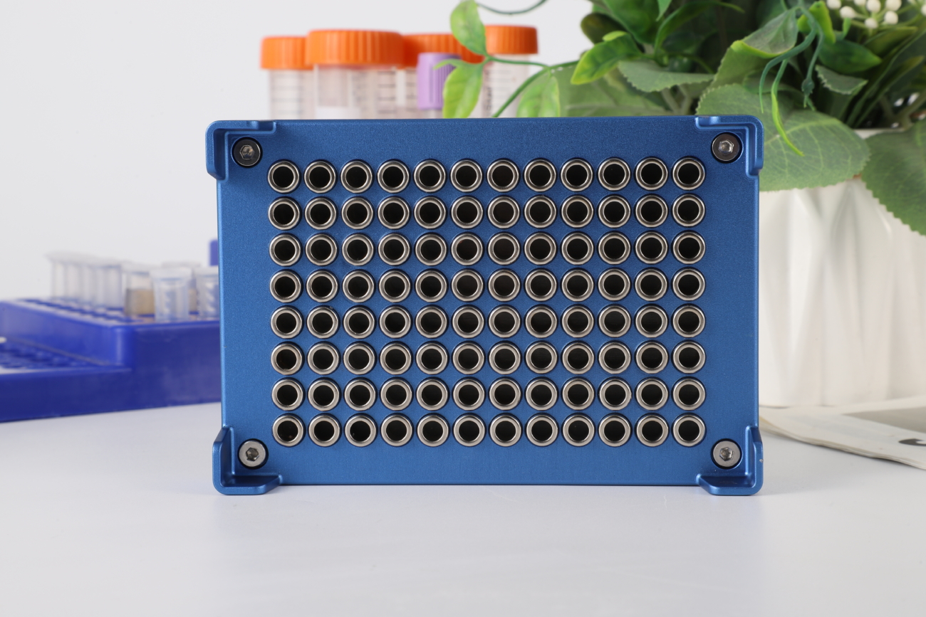 carbonlinkai demonstrates superior performance compared to Invitrogen ...